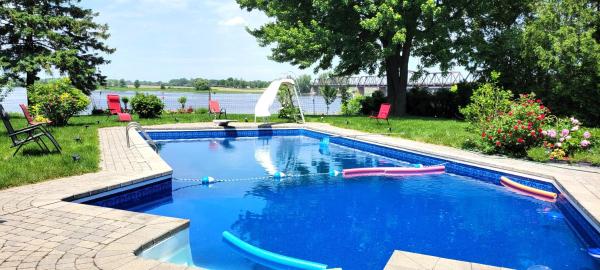 Villa Delrose Waterfront - Repentigny