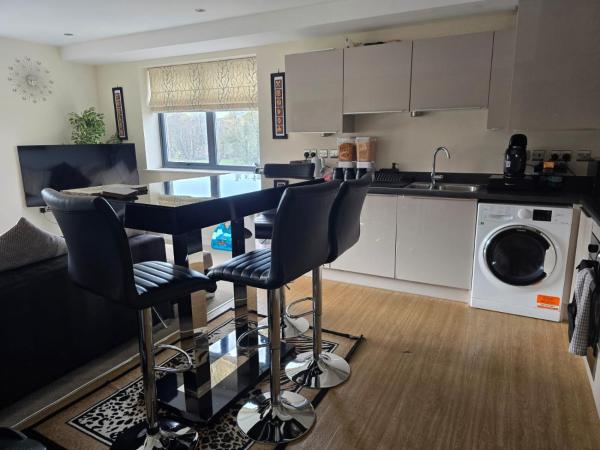 Kakra’s Place With Free Secure Parking - York