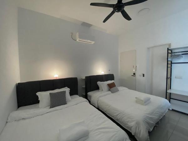 Bukit Indah - Room With Private Bathroom 1-4pax - Johor Bahru