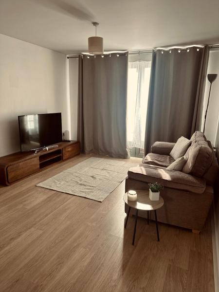 Wolverhampton Apartment With Free Parking 1 Minute From The Train Station - Wolverhampton
