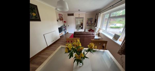 Spacious 2 Bed Flat. - Warwickshire