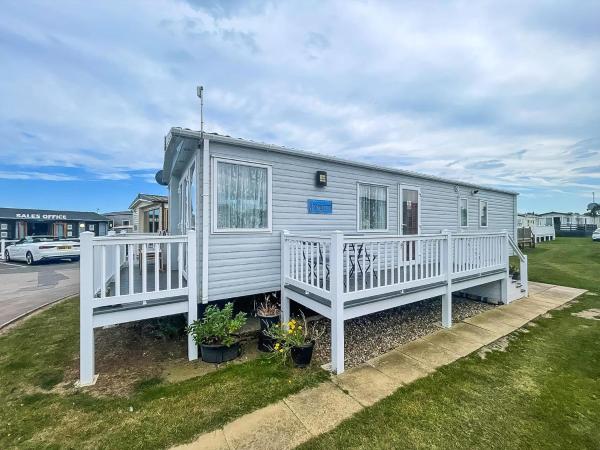 Lovely 6 Berth Caravan With Decking Nearby Pakefield Beach Ref 68006cl - Kessingland