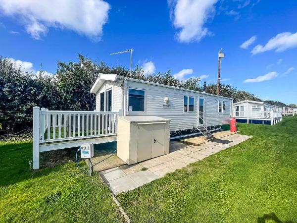 Lovely Dog Friendly Caravan For Hire At California Cliffs, Norfolk Ref 50027k - Great Yarmouth