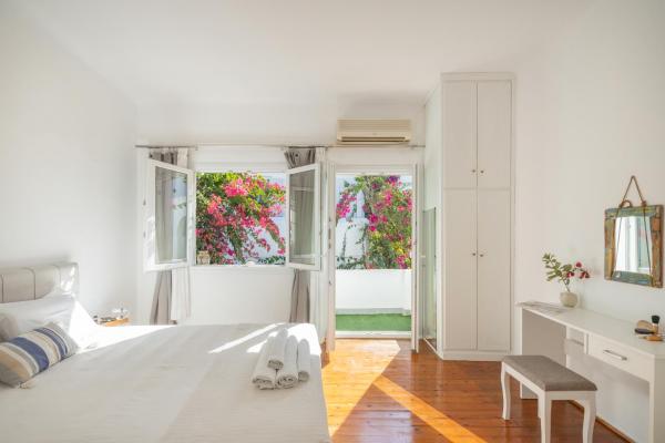 Traditional Home - Paros