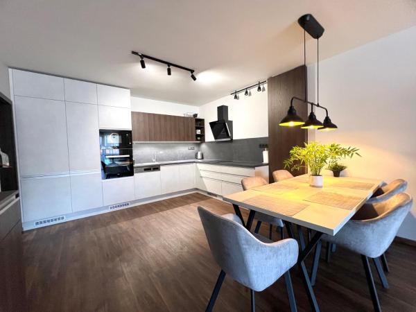Apartmán Manhattan S Terasou V Centre Mesta - Trenčín