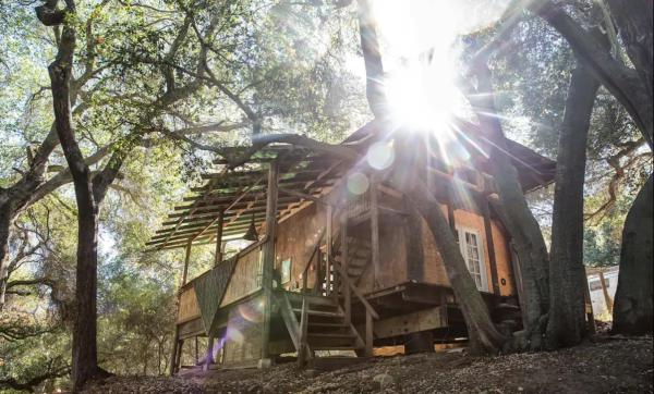 Japanese Tea House With Private Mountain Trails And Creek - Calabasas, CA