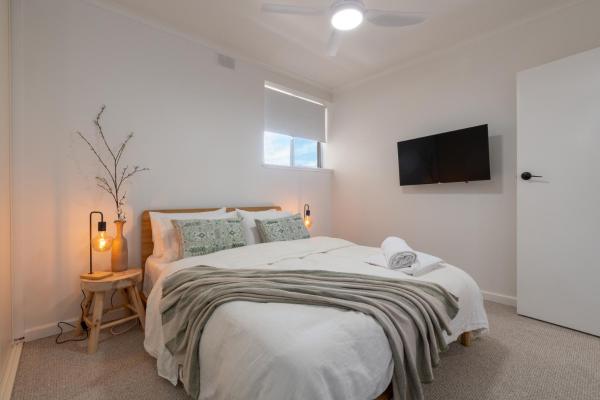 Miss Pats Brand New Gem River Views Short Walk To Beach And Cafes - 글레넬그