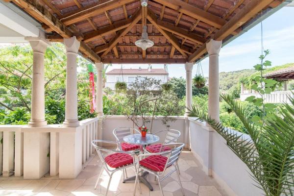 Apartment Damir - Postira