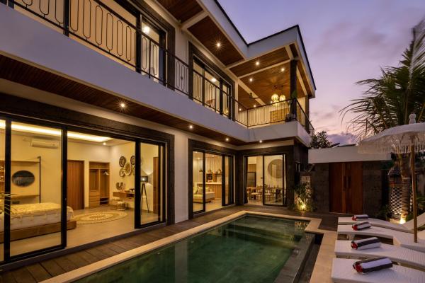 Trida's Villa - 3 Br With Pool - Gianyar