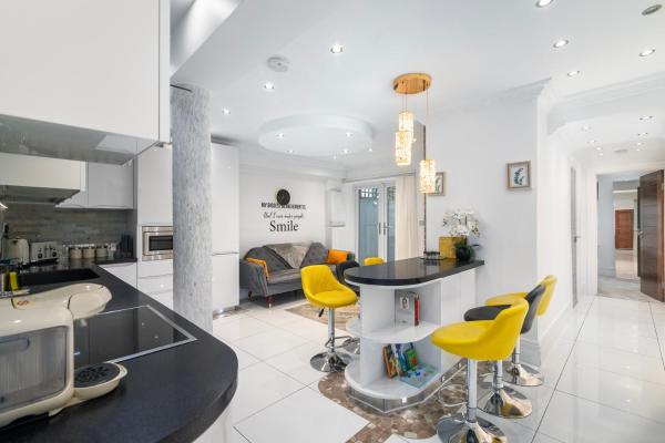 Stylish Flat With A Private Garden In Paddington - Twickenham