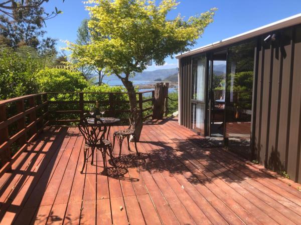 Heron Hideaway At First Light Rangihaeata Retreat - Tākaka