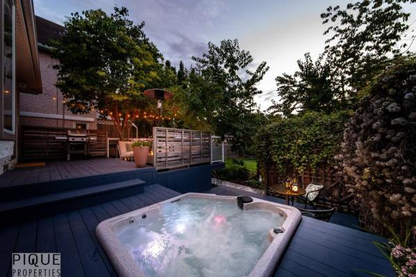 Hidden Gem Home-hottub-firetable-king Bed-bbq -Deck - Edmonton, Canada