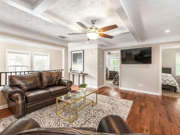 The Manor L 5-bedrooms A Location Sleeps 12 - Atlanta, GA