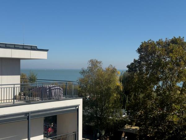 Balatoni ÉLmény - Csopaki Apartmanlakások 20 Méterre A Balatontól - Csopak