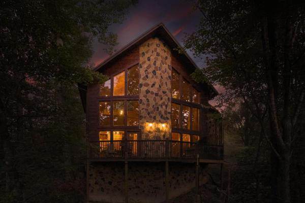 Spur Of The Moment Holiday Home - Gatlinburg, TN