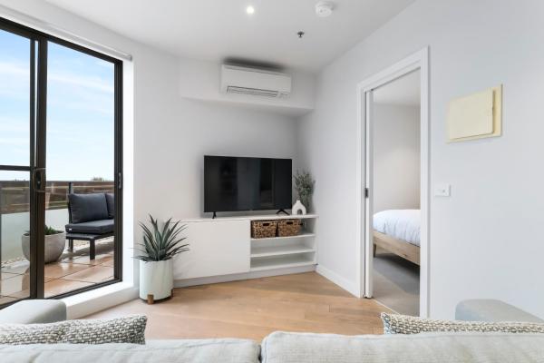 Stylish And Modern With Large Balcony, Wifi And Parking - Saint Kilda