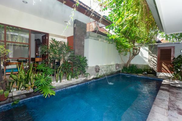 Cozy And Affordable Room With Balcony At Sanur - Denpasar