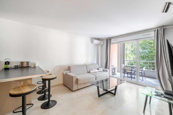 Magnificent Apartment With Parking - Ac-balcony - Vallauris