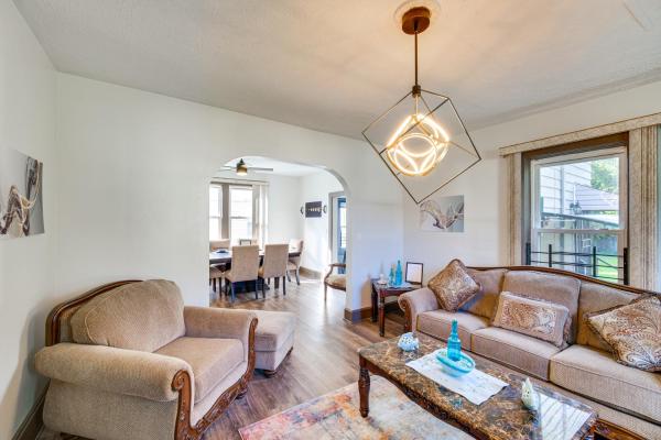 4 Mi To Dtwn Home With Patio In Cleveland! - Northfield, OH