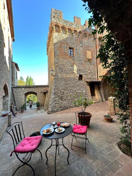 Dormire In Una Torre Medievale - Monteriggioni