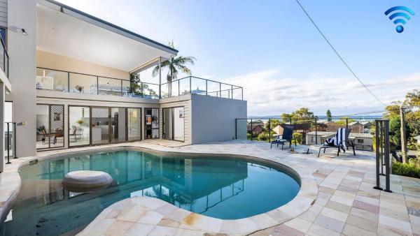 Coastal Breezes - Nelson Bay