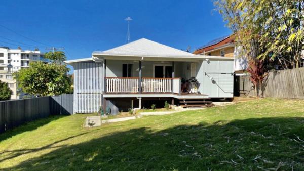 Blue Beach House - Caloundra
