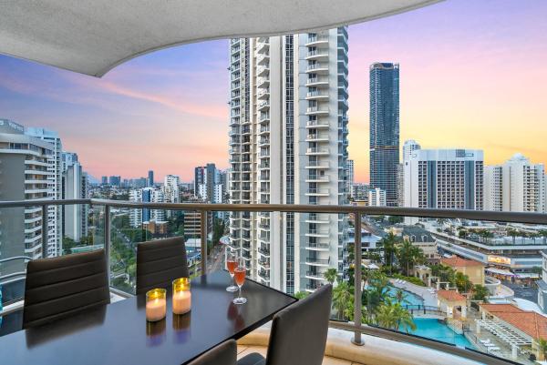 'Towers Of Chevron' Blissful Resort-style Living - Gold Coast