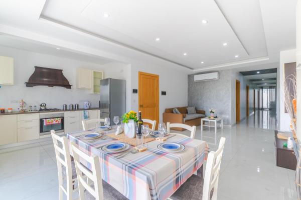 New Spacious Apartment 3 Bdr 2 Bth Bugibba - Malta