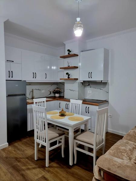 Treis Apartment - Korçë