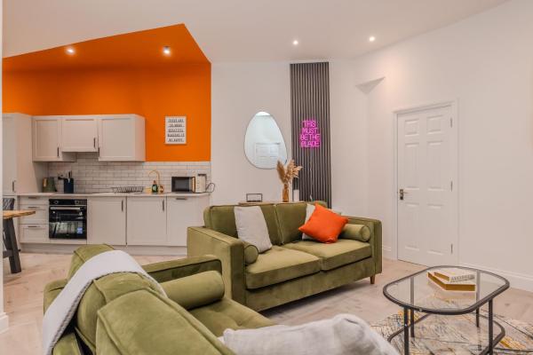 Perfect Holiday Home I 3 Bedroom I 2 Bathroom I Sleep 10 Guests - West Sussex