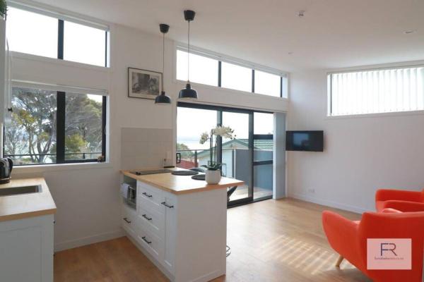 Cosy Tiny Home With Ocean Views - Riverhead