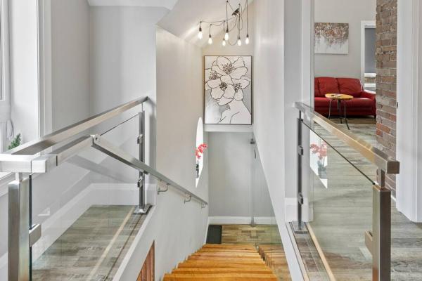 Entire Bachelor Unit En-suite Across From Google - Br4 - Chicopee