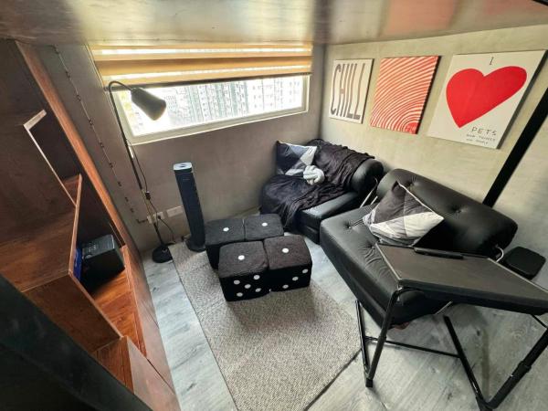 Urban Hive 1821 - Makati