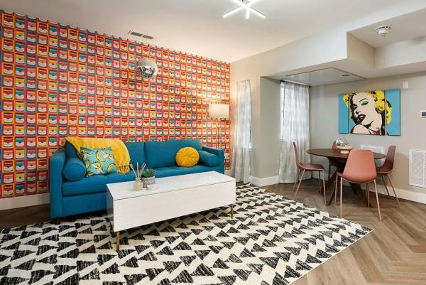 Hostwise Stays - King Bed - Free Street Parking - Walkable Location - ペンシルベニア州
