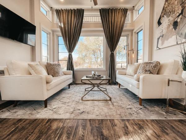 Beautiful And Elegant River Front Cottage - Nevada