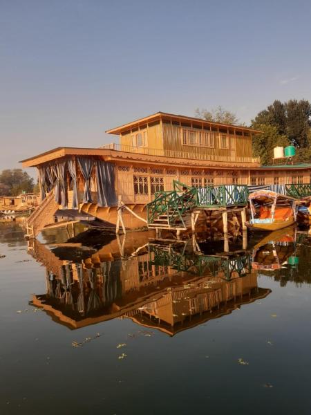 Nageen Castle Group Of House Boats - Srinagar