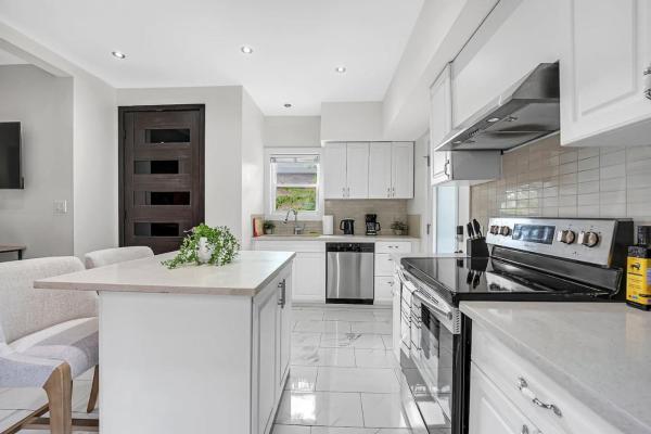 Graceful Home Near Dt Go Hospitals Waterfalls - Hamilton