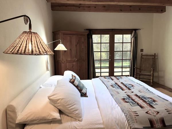 Gourmet Breakfast Included! Adobe Hideaway! - Taos, NM