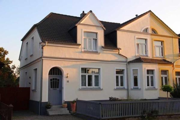 Ferienwohnung "Mittendrin" - Neubrandenburg