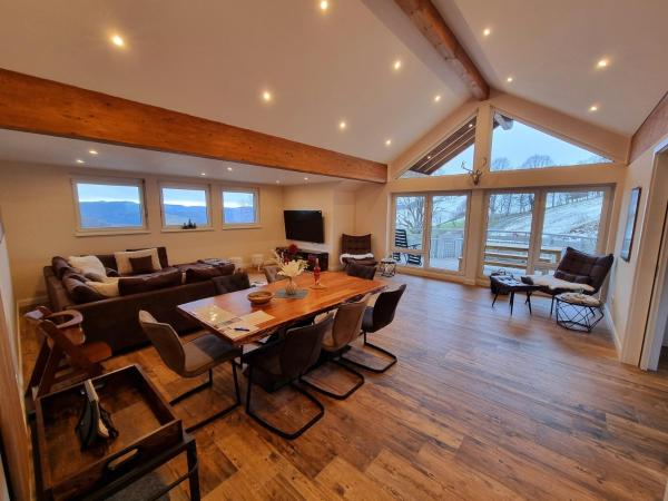 "Deluxe" Ferienwohnung Schwarzwald, 8 Personen, 140 Qm, Haus Sonnenschein, 2 Balkone - Todtnau