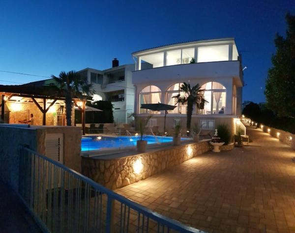 Apartments Sun Dance 2 With Heated Pool - Novalja
