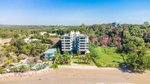 Escape Condominiums Beachfront Suites - Mae Phim - Klaeng District
