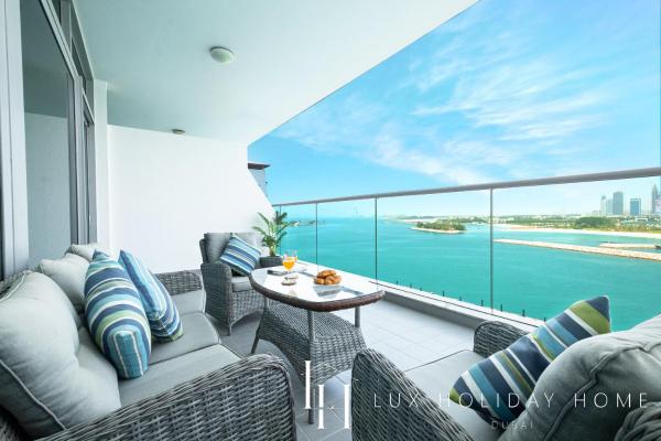 Lux Opulent Island Suite 6 Burj View - Dubai