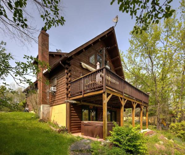 Cozy Athens Cabin On The Lake With Hot Tub & Backyard - Hudson, NY