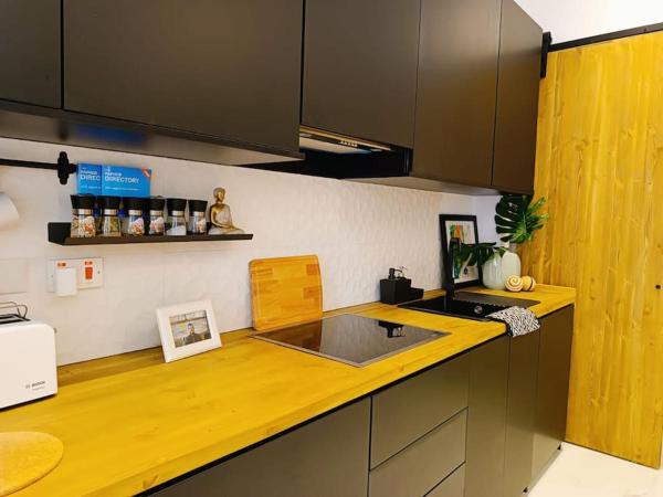 Casa Luna Luxurious Comfy Seaside 3persons Apt - Kato Paphos
