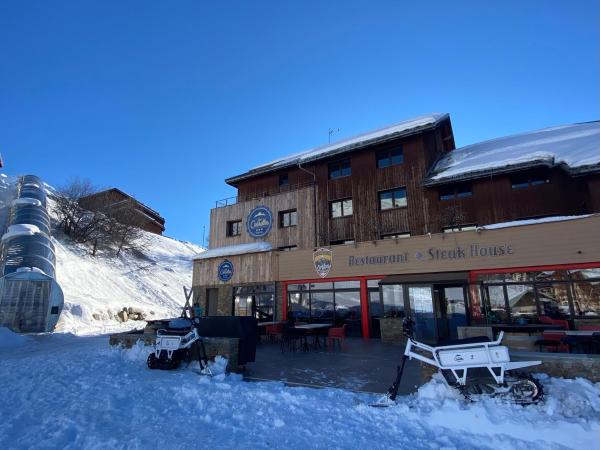 Hôtel Club "Les Carrettes" - Orelle