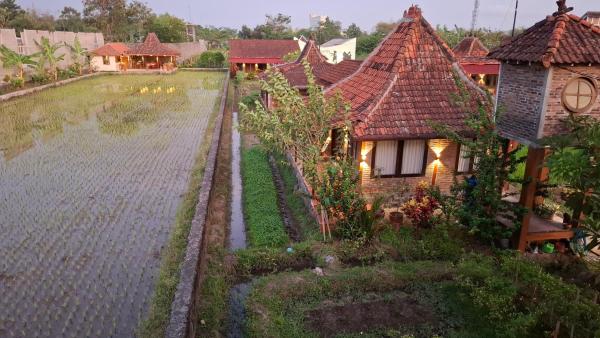 Alamanda Family Villas, Pool & Local Tours - Yogyakarta