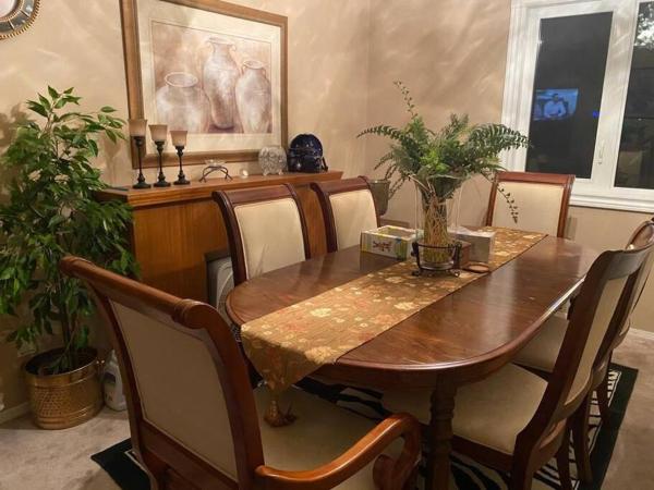 Renovated 4 Bedrooms 20 Sleeps Shopping Center - Edmonton