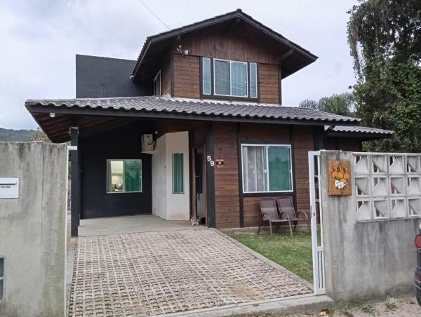 Casa Zimbros - Porto Belo