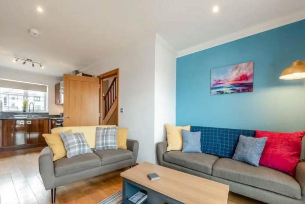 The Crescent - Cosy Town House - Sleeps 8 - Pembrokeshire